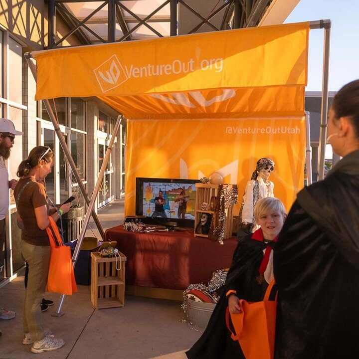 Best Canopy Tent for Farmers Market: A Guide for Vendors